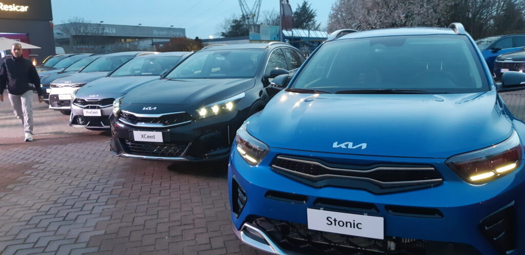 Kia entra nel Gruppo Resicar: inaugurata la concessionaria ...