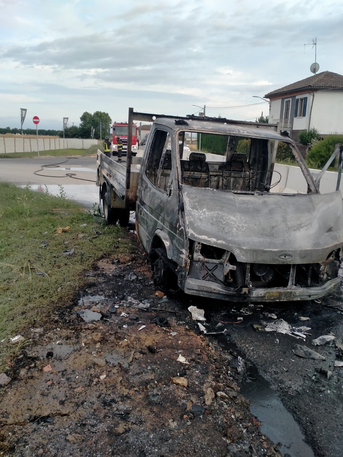 San Michele: diversi principi d’incendio dopo le fiamme sul furgone ...